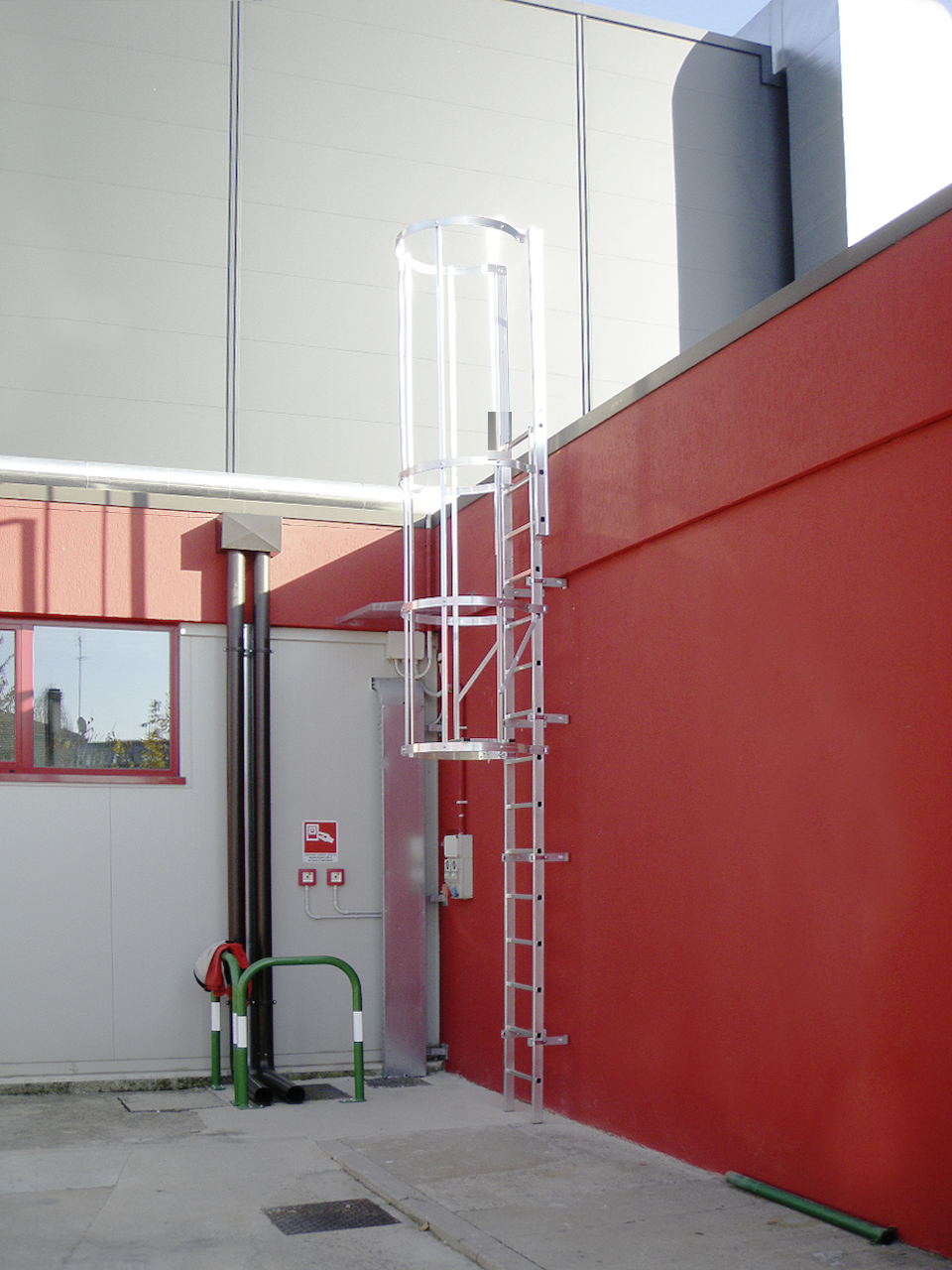 Galvanised Vertical Access Ladder Kits- Fixed with Hoops | Industrial ...